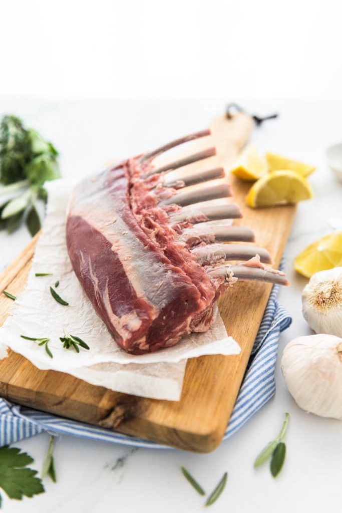 Lamsrack uit de oven met een kruidenkorst | Eef Kookt Zo